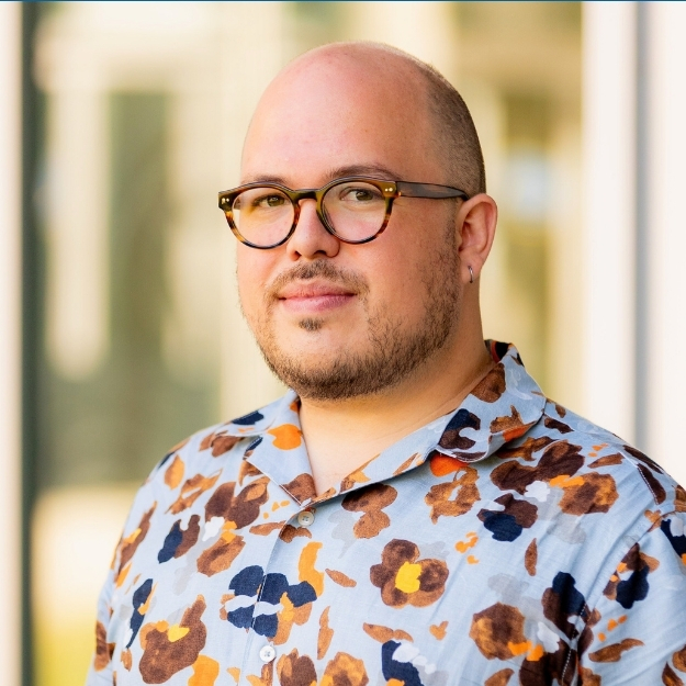 Bio – Raúl Romo